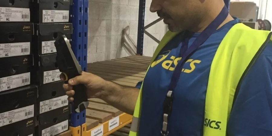 Asics Europe zet Zebra TC8000 mobiele computers in - Value chain